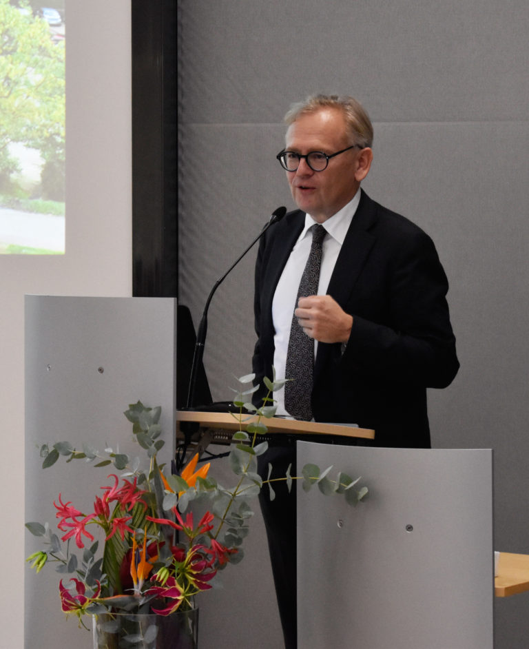 Prof. Dr. Guido Giani mit der Von Mering Goldmedaille des Deutschen ...